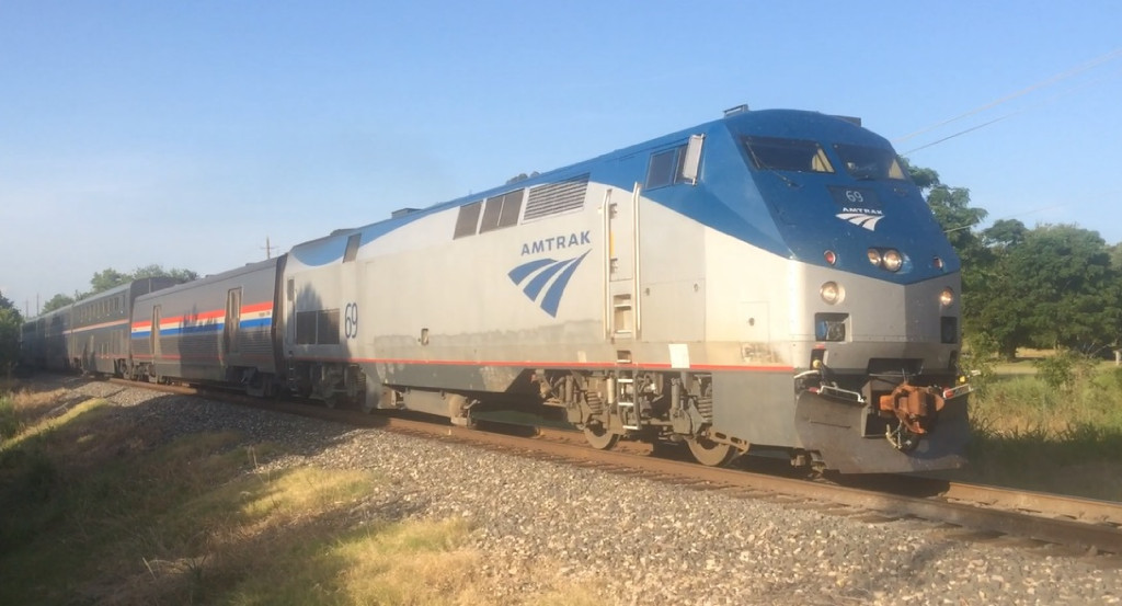 AMTK 69 16Jul2016 SB Train 21 (Texas Eagle) approaching Matthews Lane